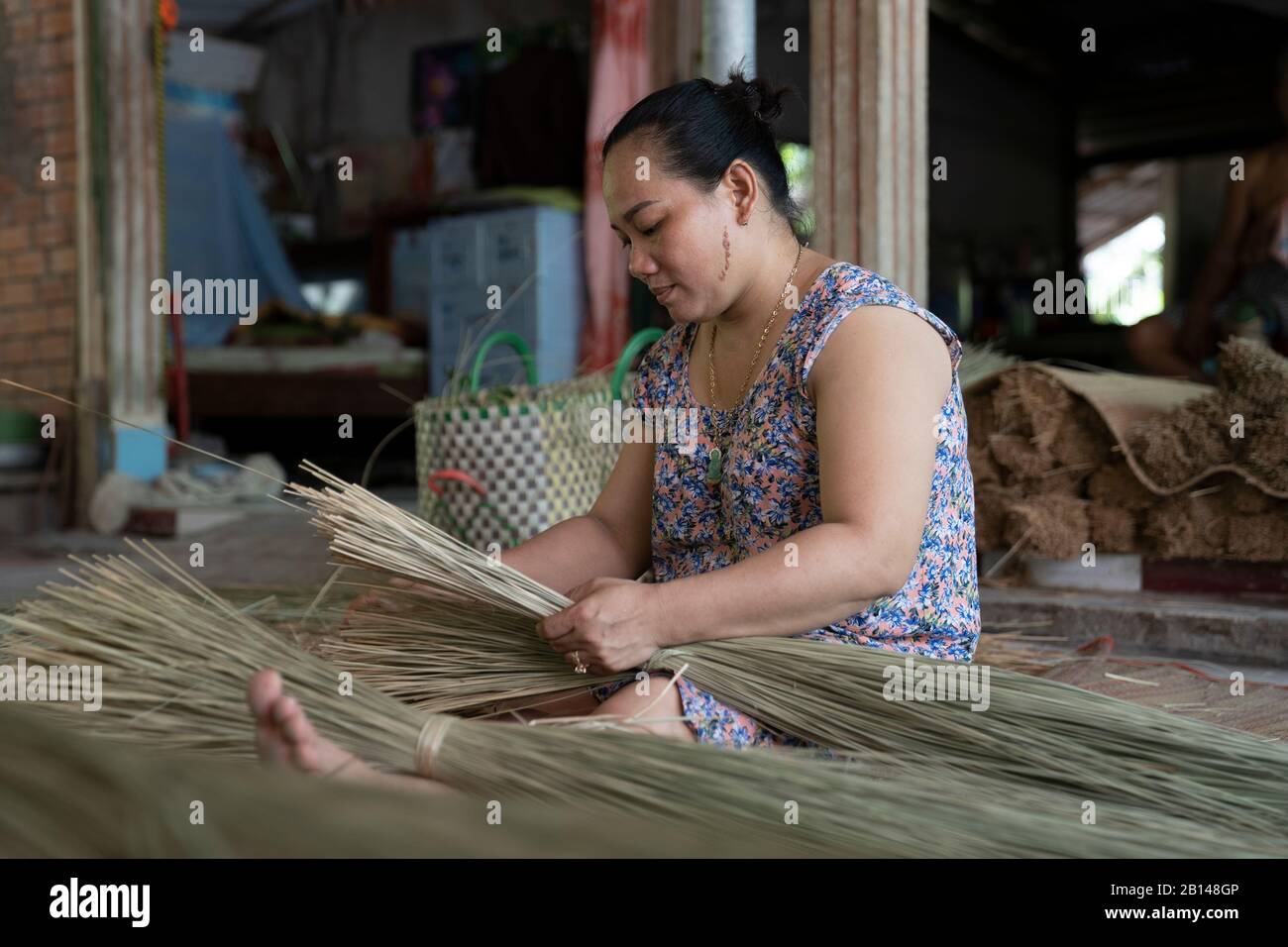 Asian craftsmanship hi-res stock photography and images - Alamy