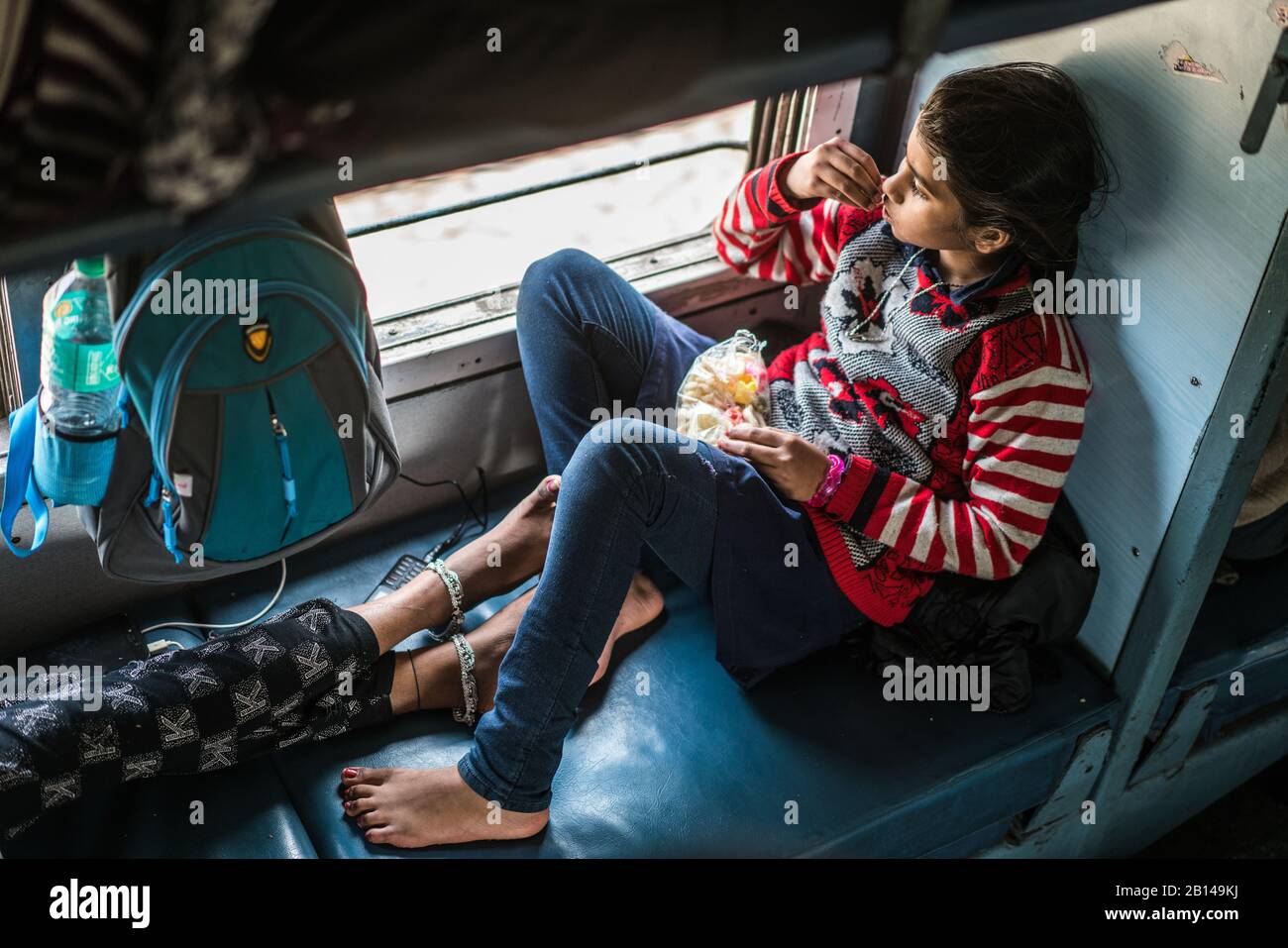 Indian rush hour office crowd hi-res stock photography and images - Alamy