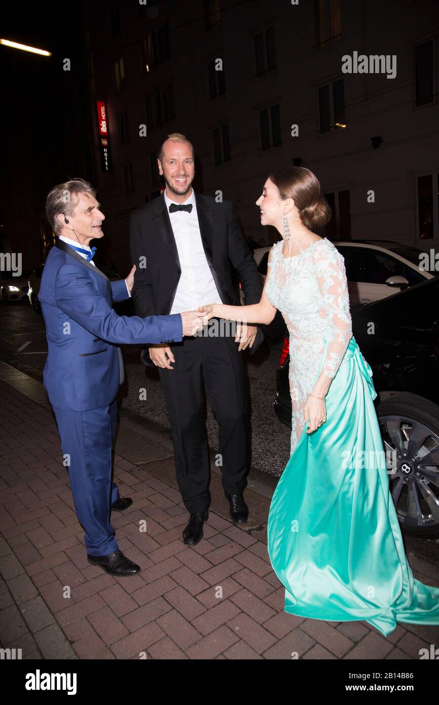 Ekaterina Leonova und Pascal Hens beim 23. Blauen Ball 2020 im Hotel ...