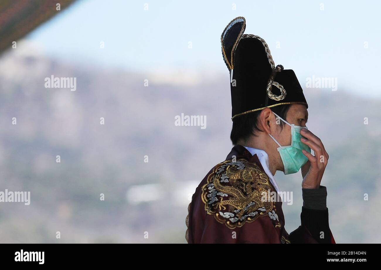South Korea. 23rd Feb, 2020. Tourist with mask A visitor wearing a face ...