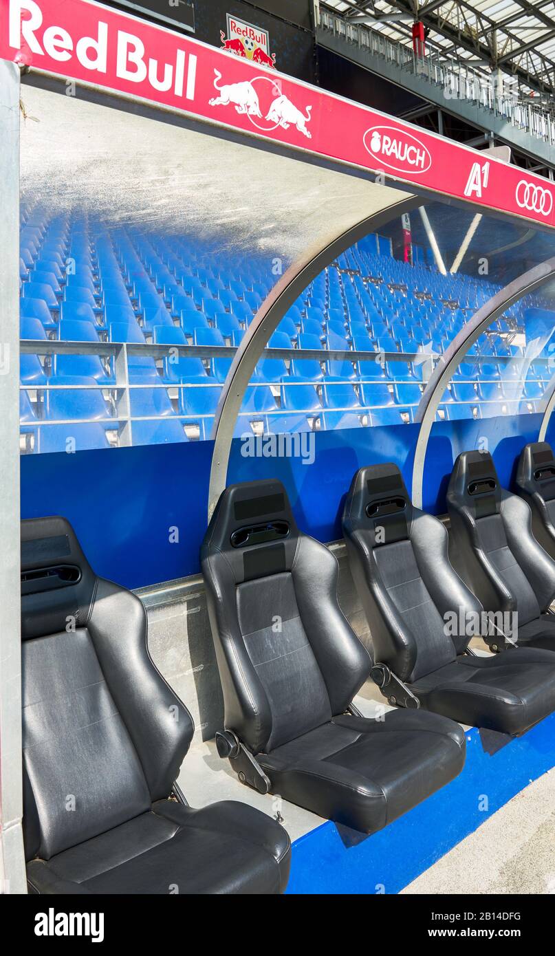 Salzburg bench hi-res stock photography and images - Alamy