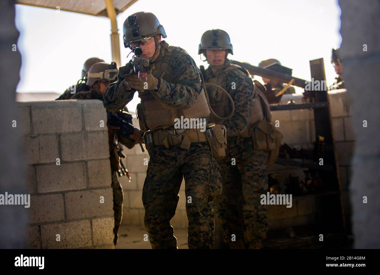 Infantry training hi-res stock photography and images - Alamy