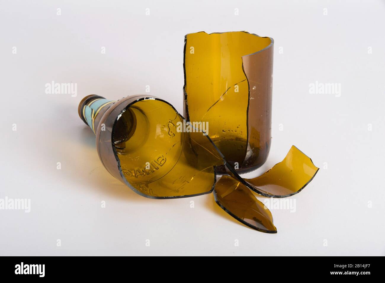 Broken bottle hi-res stock photography and images - Alamy