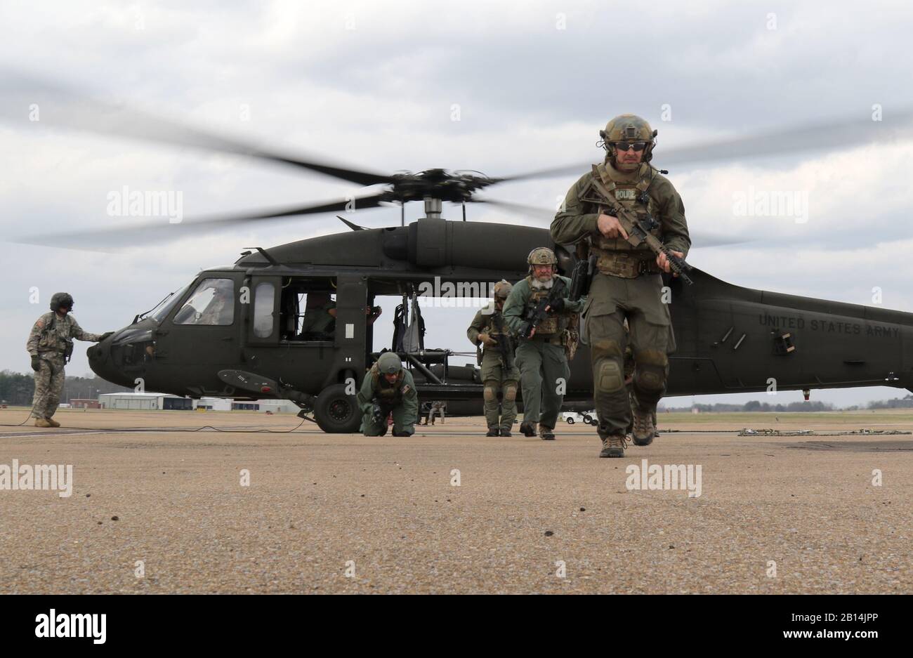 Special operations training detachment hi-res stock photography and ...