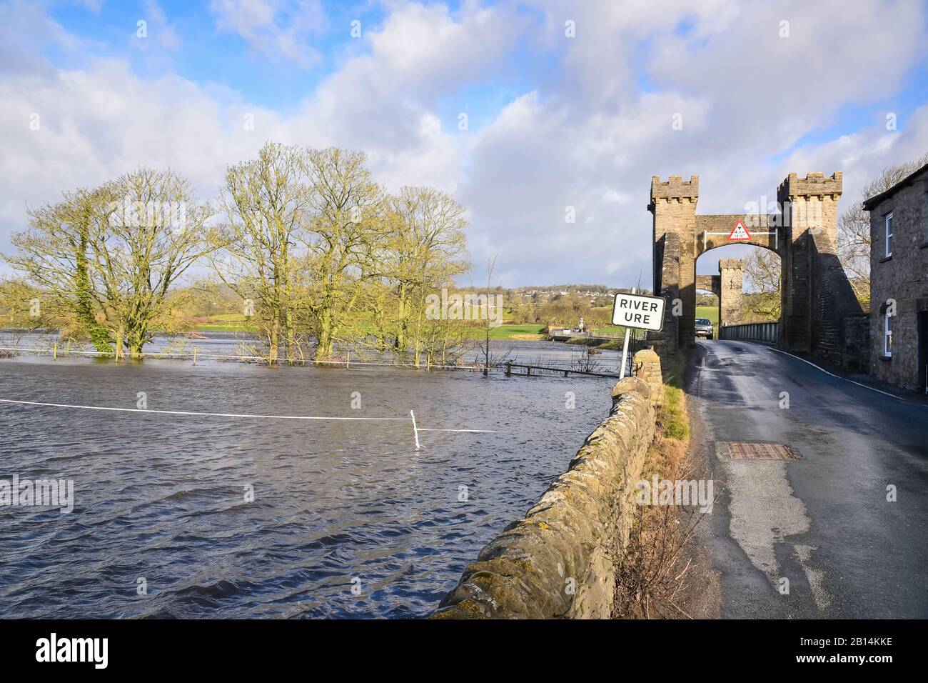 Middleham Bridge High Resolution Stock Photography and Images - Alamy