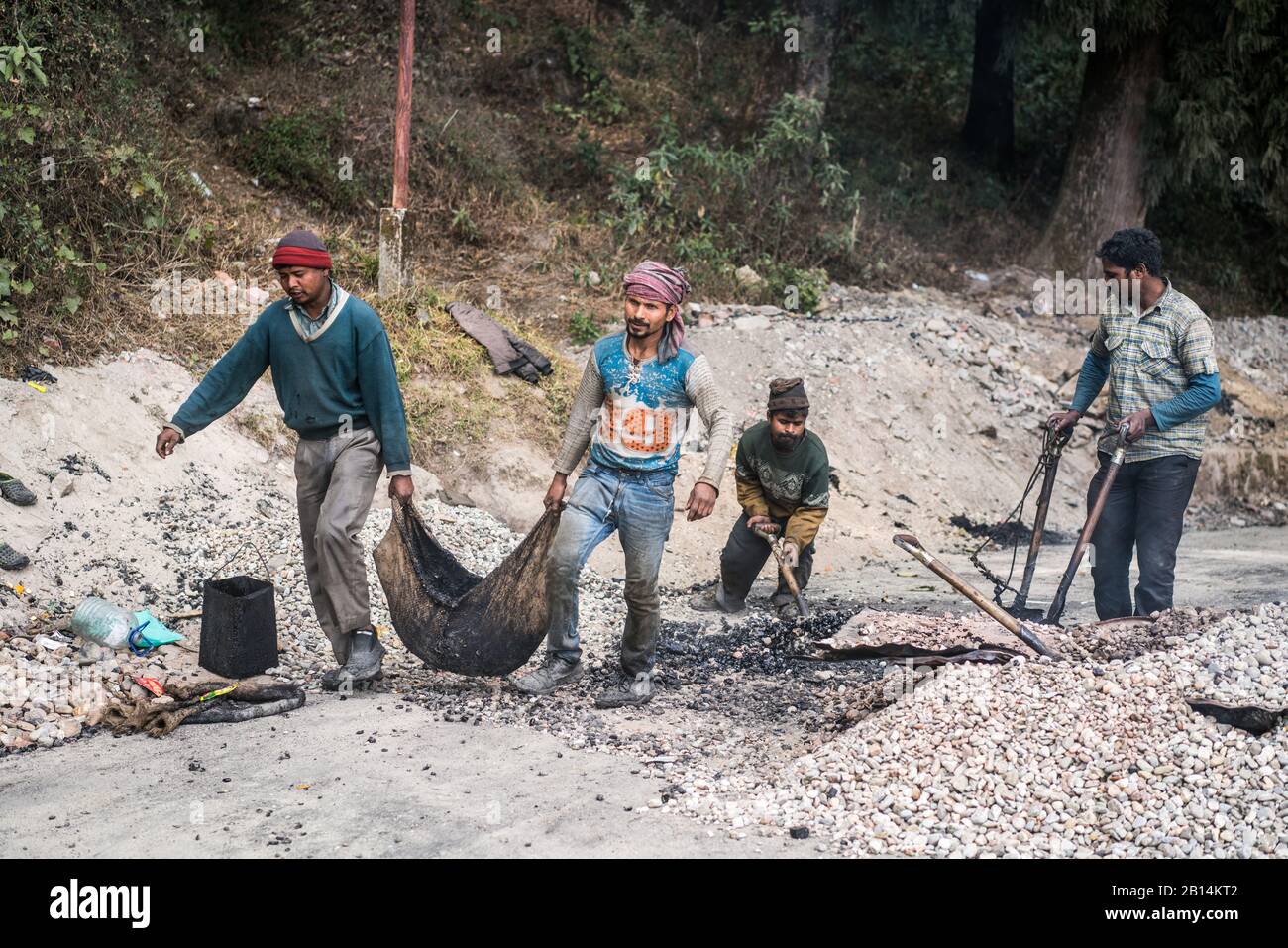 India car repair hi-res stock photography and images - Alamy