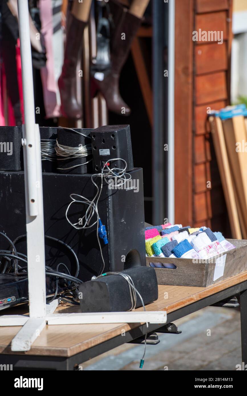Kitchen tables for sale hi-res stock photography and images - Alamy