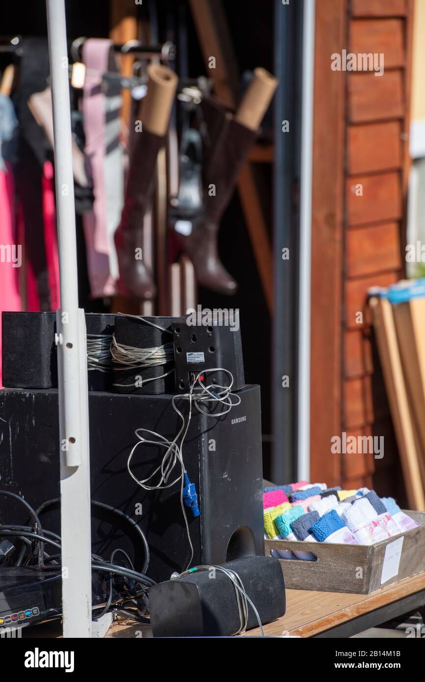 Kids selling lemonade hi-res stock photography and images - Alamy
