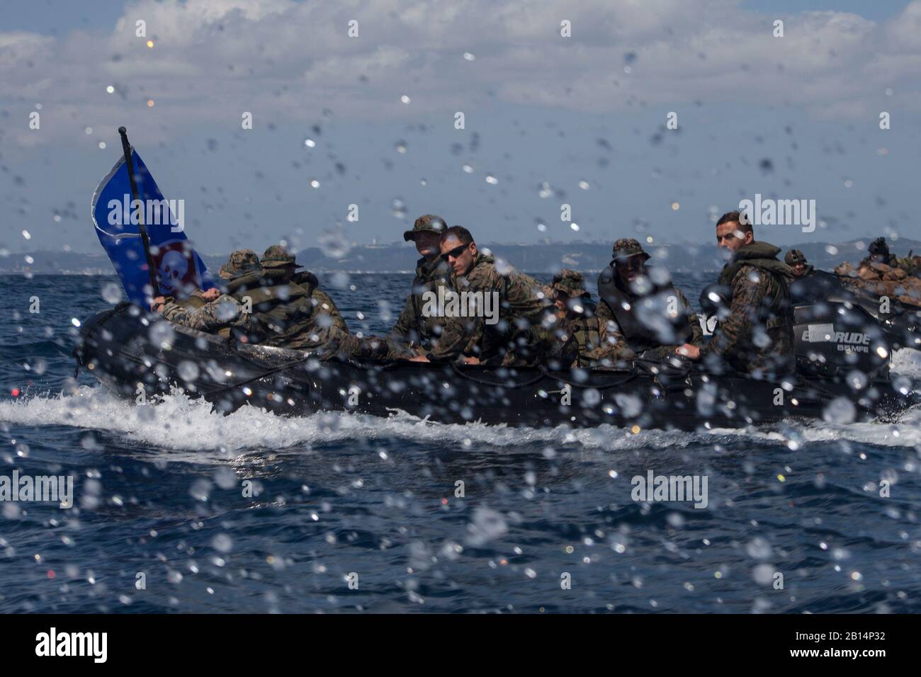 Amphibious landing training exercise hi-res stock photography and ...