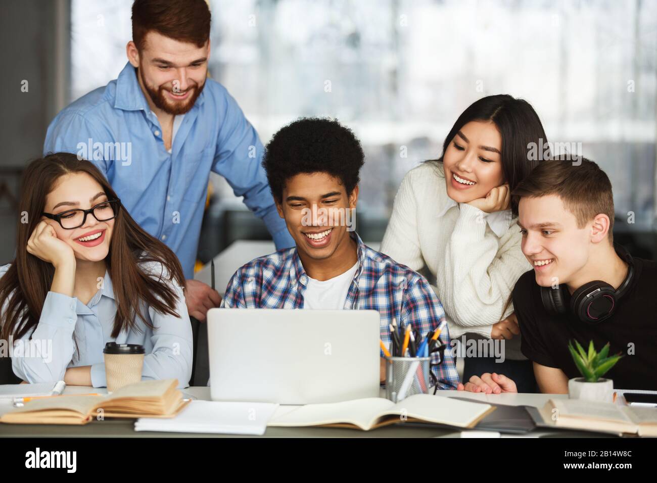 Students tutorial hi-res stock photography and images - Alamy