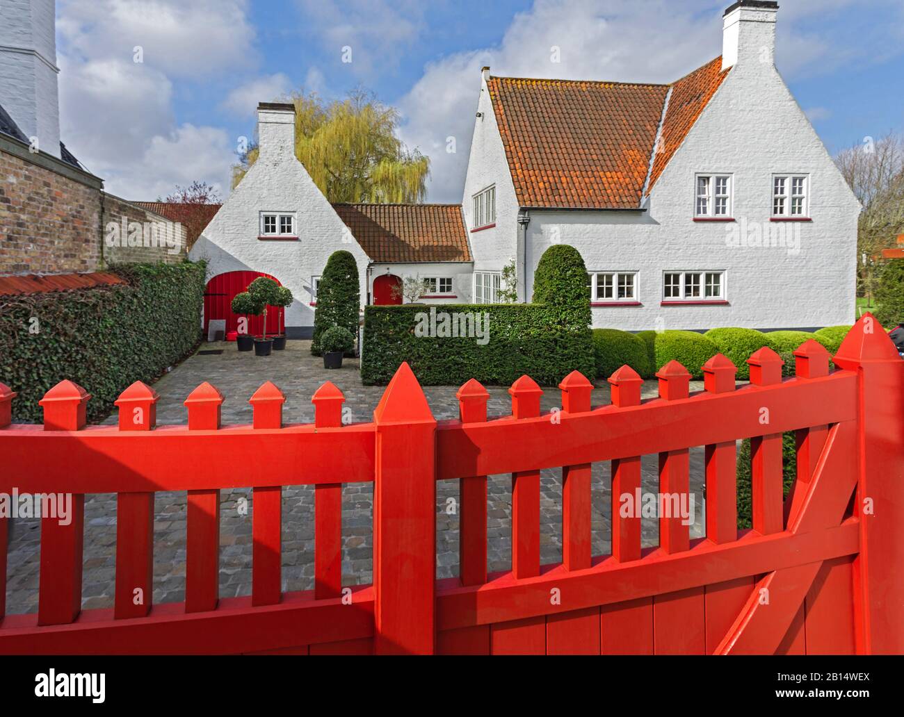 Estate property hi-res stock photography and images - Alamy