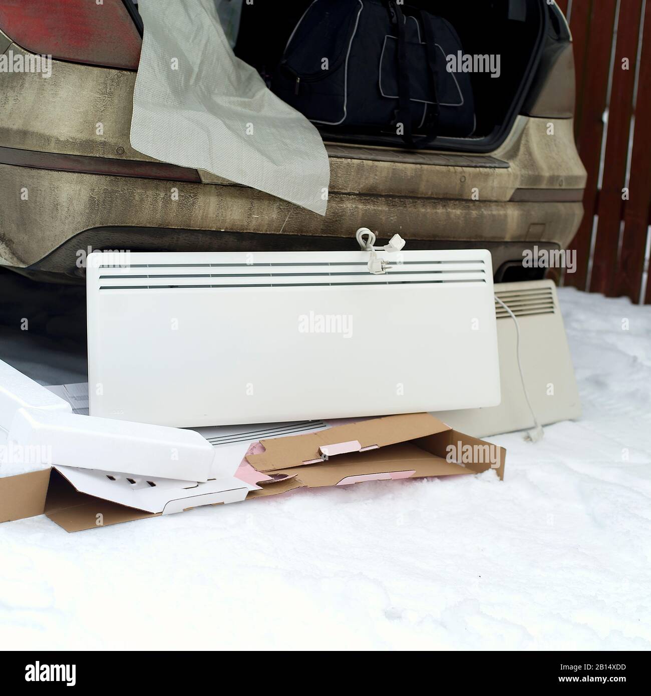 Car boot open hi-res stock photography and images - Alamy