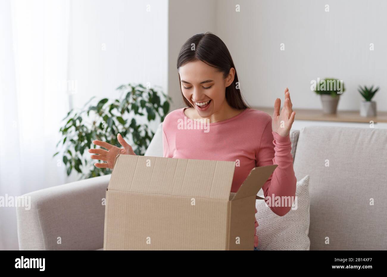 Present quick hi-res stock photography and images - Alamy