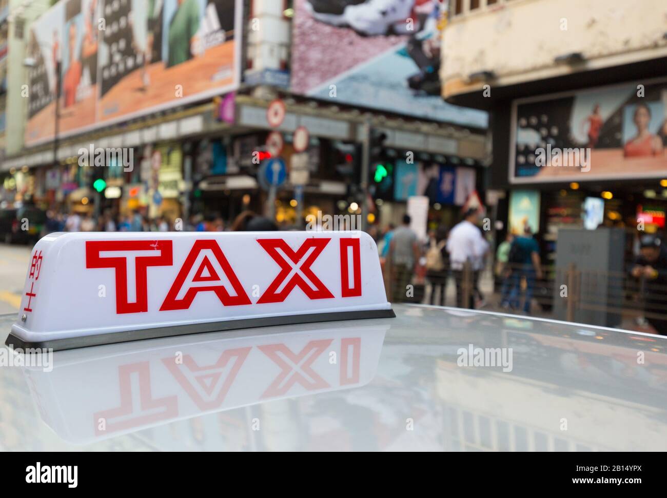 red taxi sign Stock Photo - Alamy