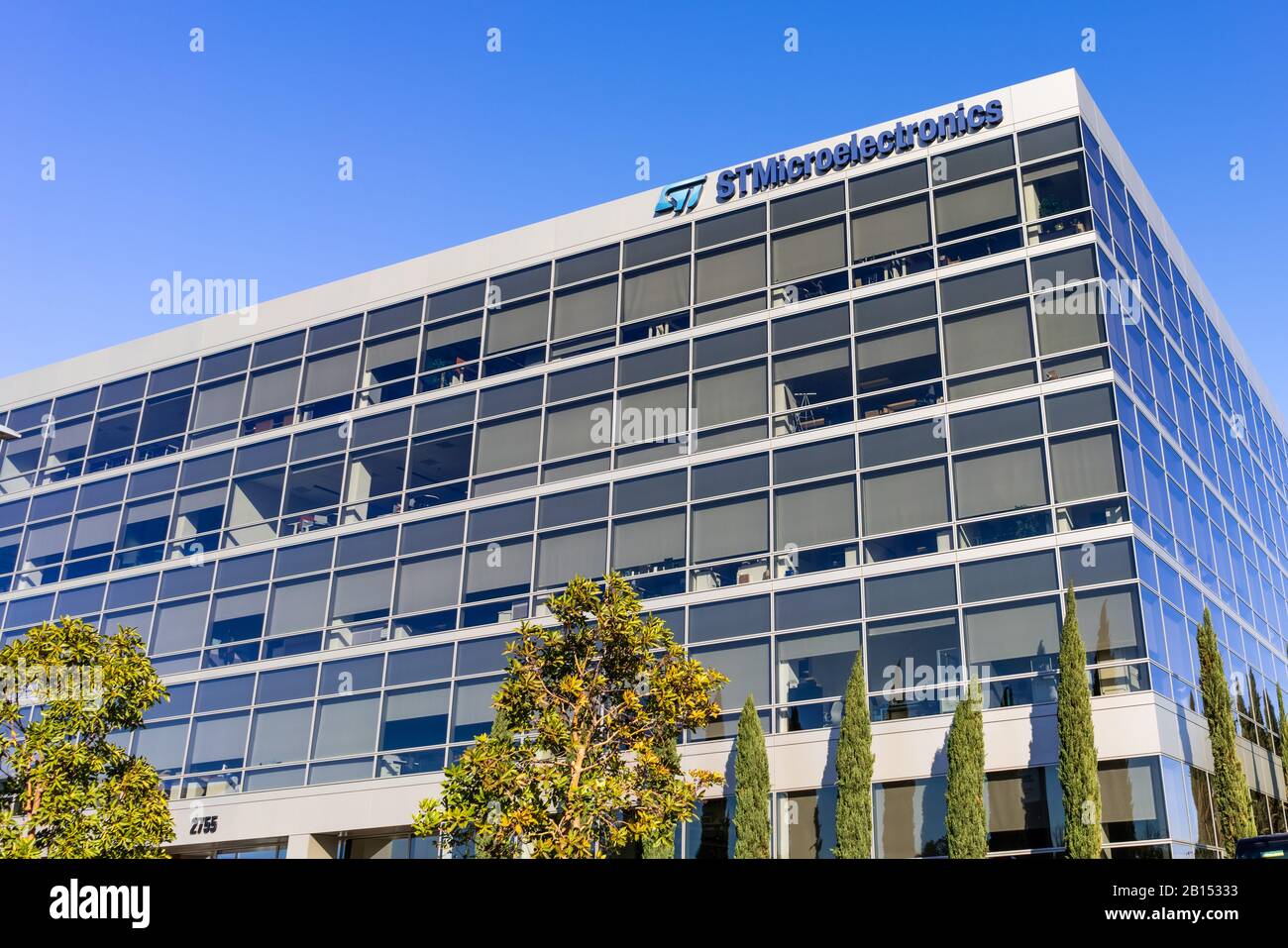 Stmicroelectronics microcontrollers hi-res stock photography and images ...