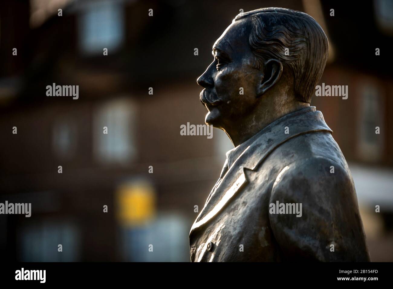 Statue of Sir Arthur Conan Doyle at Crowborough Cross Stock Photo - Alamy