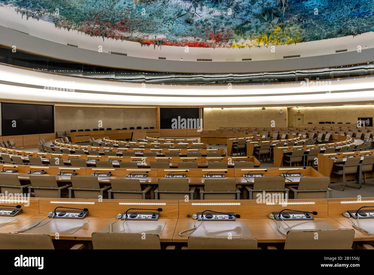 United nations meeting room hi-res stock photography and images - Alamy