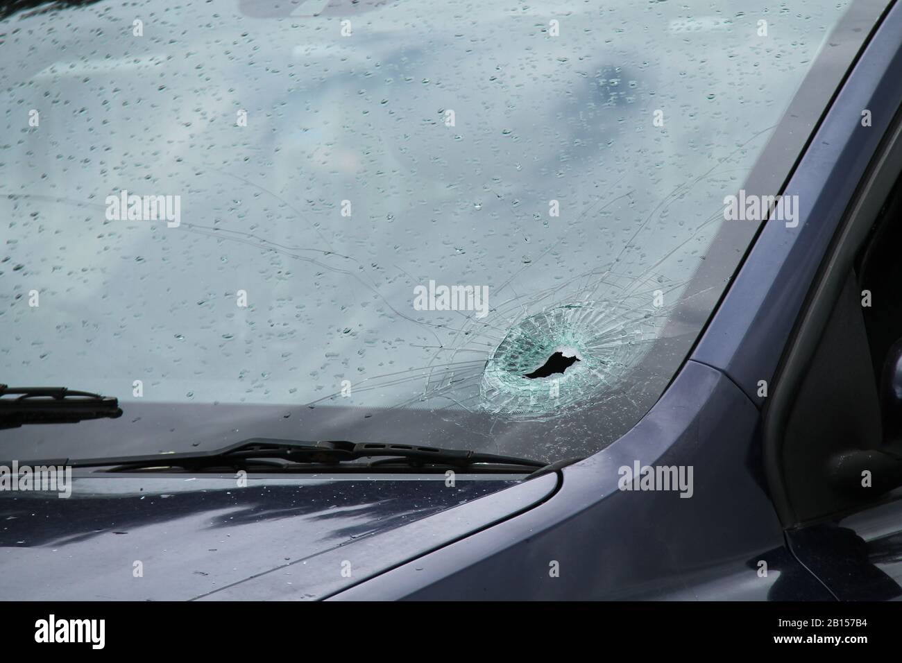 Smashed car windscreen hi-res stock photography and images - Alamy