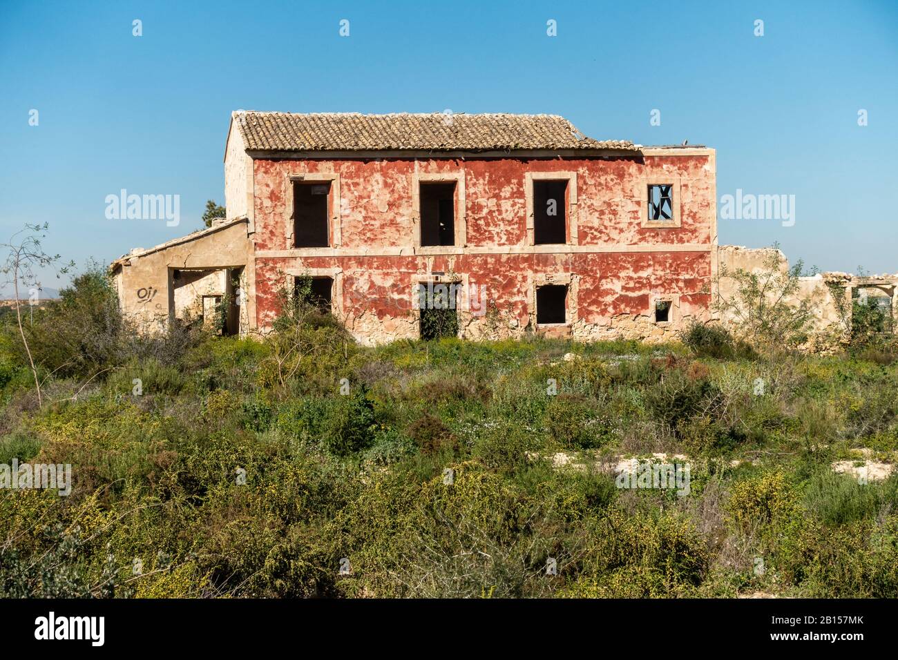 Old derelict house Stock Photo - Alamy