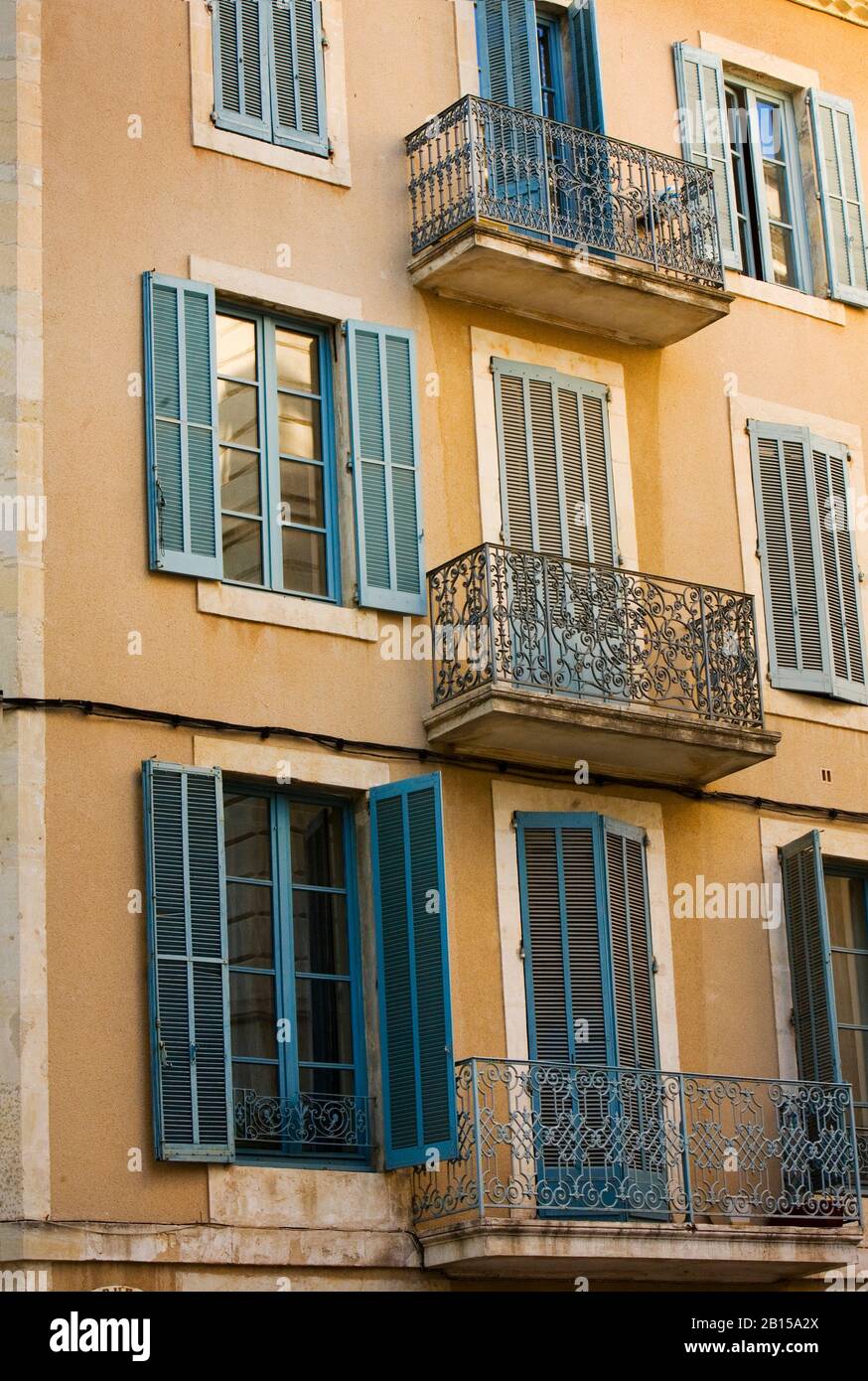 Shuttered windows on a french house hi-res stock photography and images ...