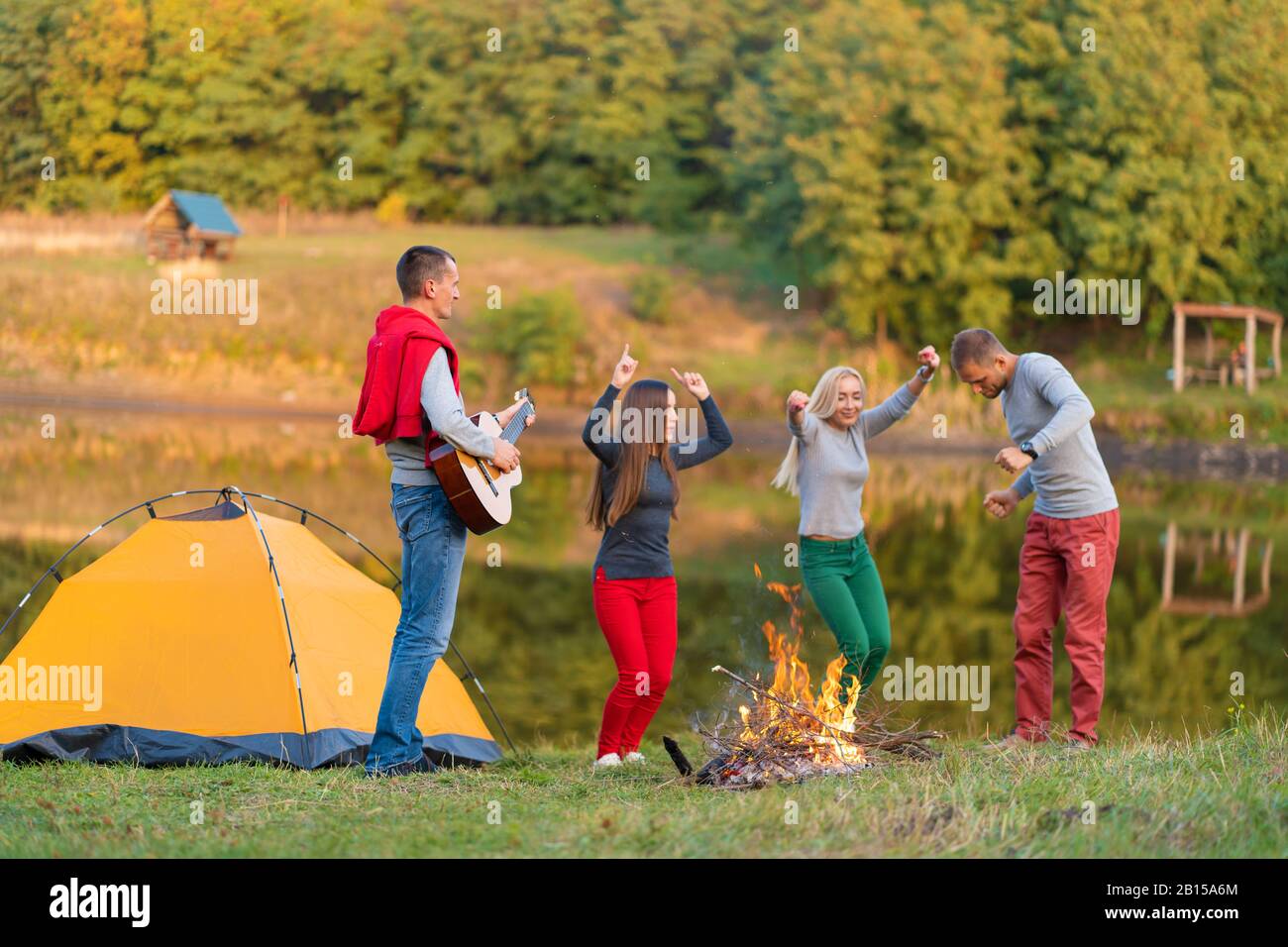 Campfire beach dancing hi-res stock photography and images - Alamy
