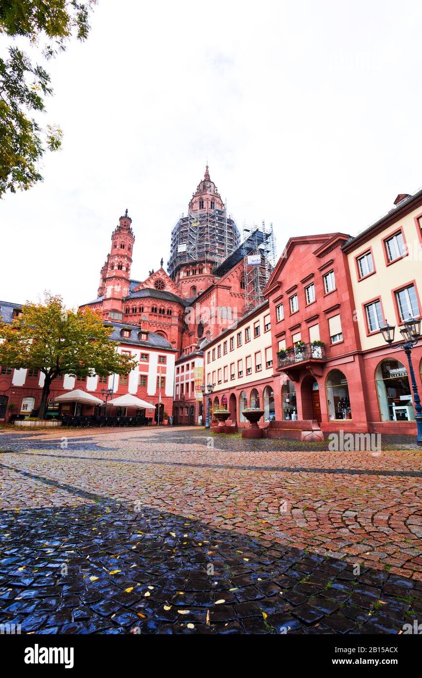 Mainz dom interior hi-res stock photography and images - Alamy