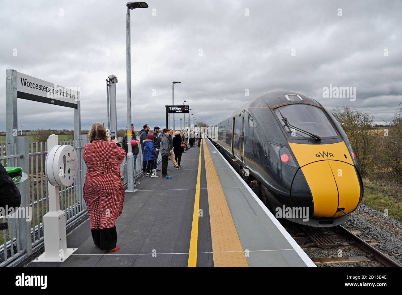 Worcester, UK. 23rd Feb, 2020. Locals and rail enthusiasts photograph ...