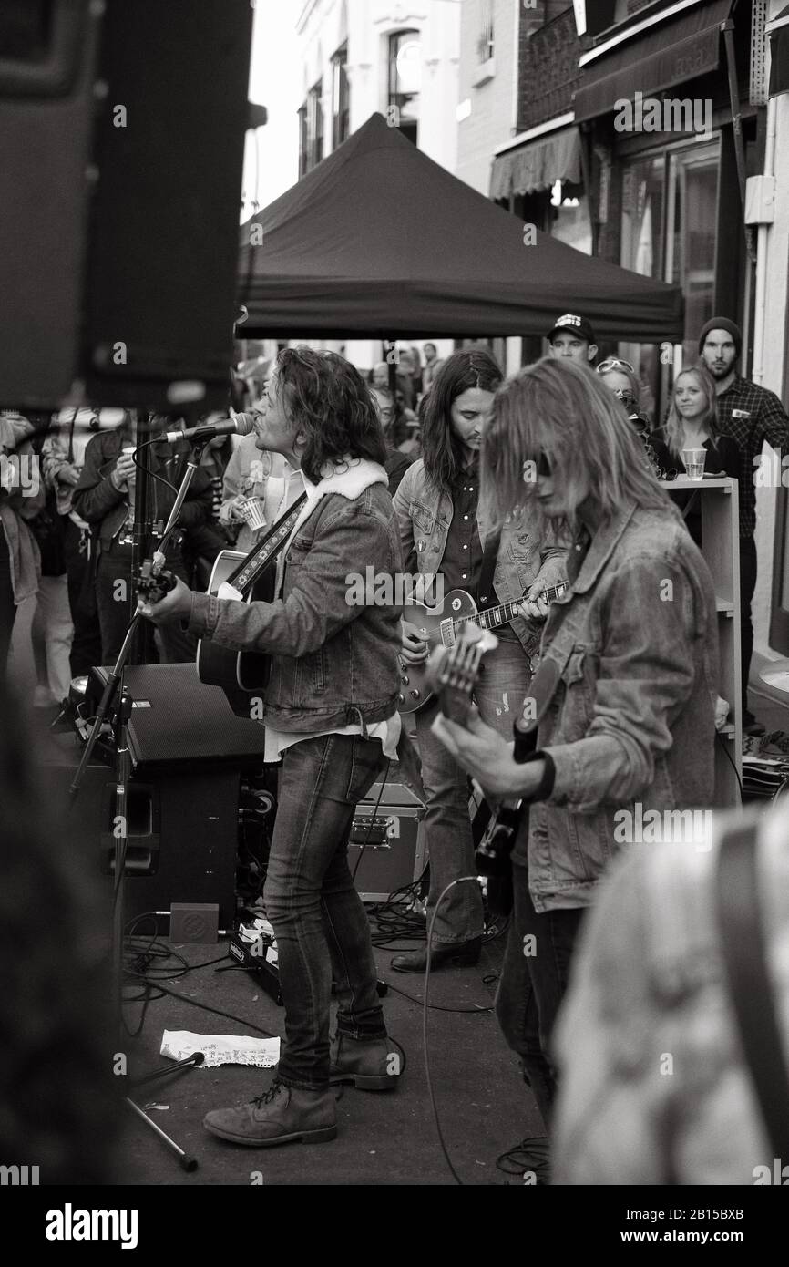 Australian indie rock singer hi-res stock photography and images - Alamy