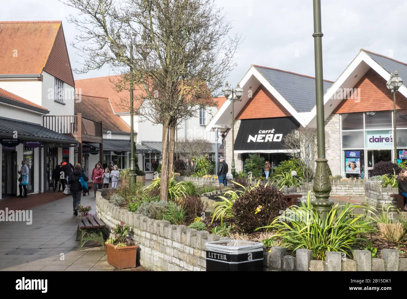 Clarks village outlet shopping street hi-res stock photography and ...