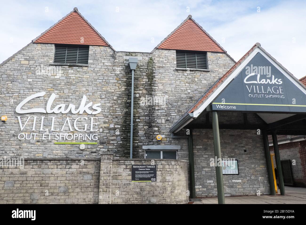 Clarks village outlet shopping street hi-res stock photography and ...