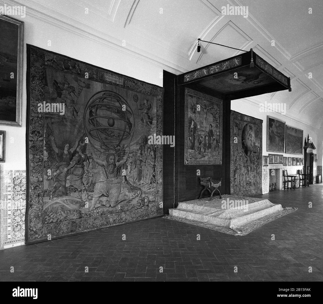 Mythological giant atlas hi-res stock photography and images - Alamy