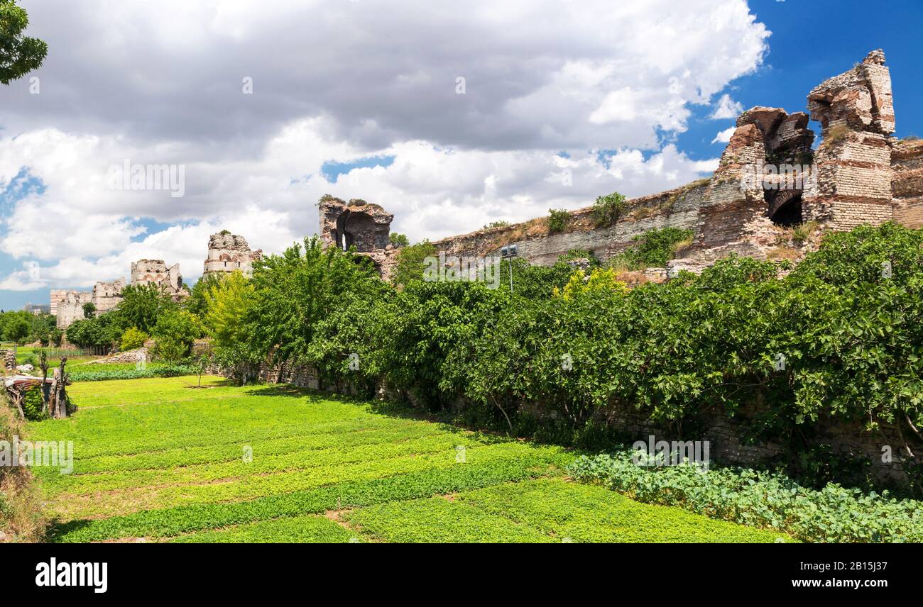 Famous ancient walls of Constantinople in Istanbul, Turkey Stock Photo ...