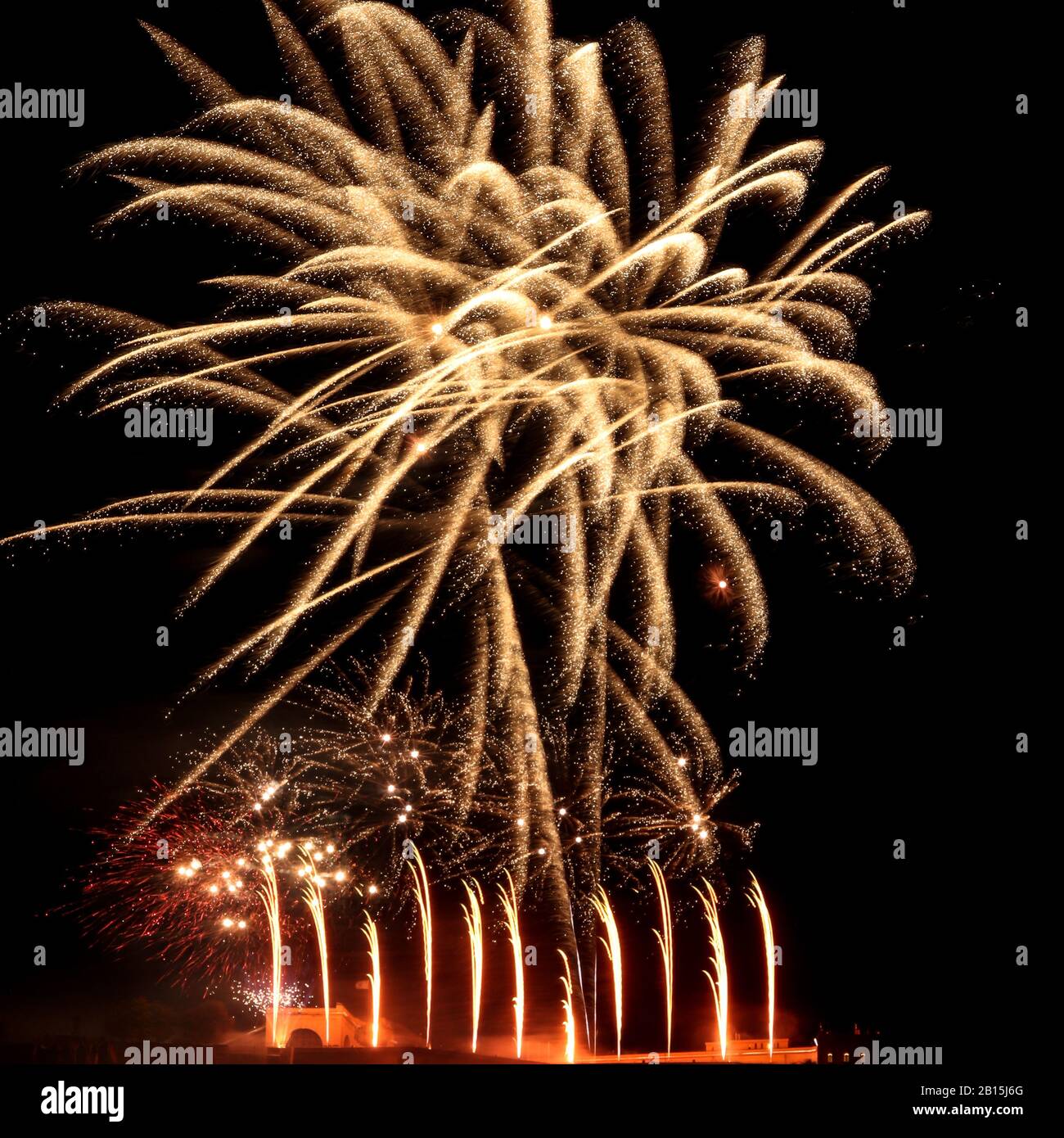 Fireworks going off hi-res stock photography and images - Alamy