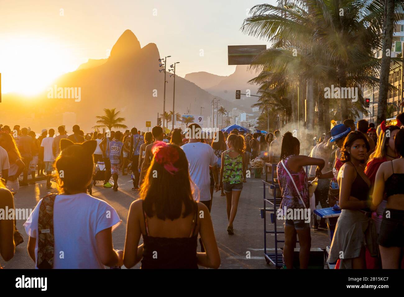RIO DE JANEIRO - FEBRUARY 11, 2017: Crowds of Brazilians celebrate ...
