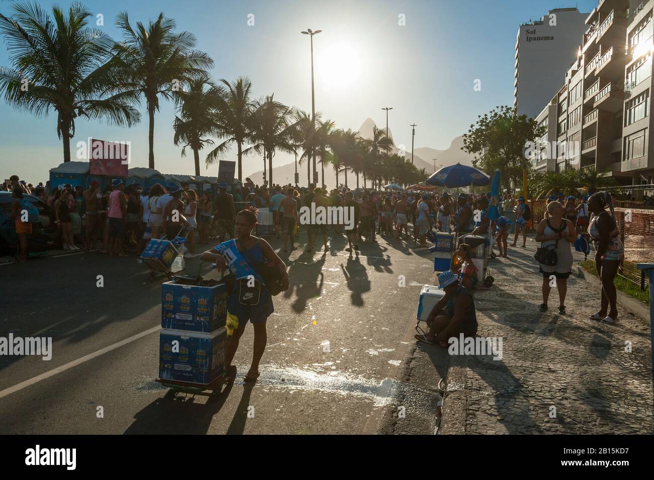 RIO DE JANEIRO - FEBRUARY 11, 2017: Crowds of Brazilians celebrate ...
