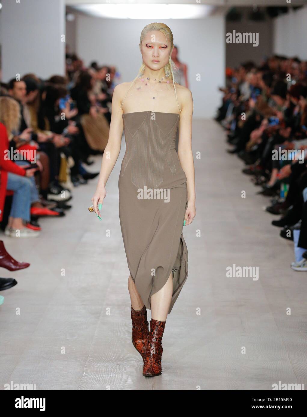 Fashion designer Charlotte Knowles new fashion collection catwalk ...