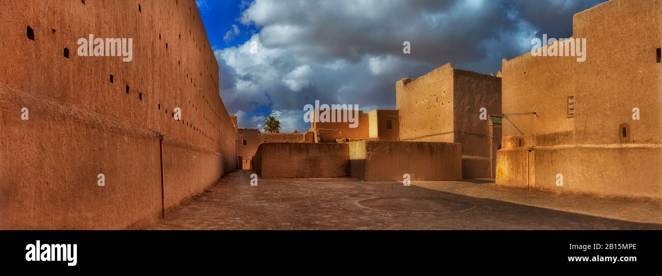 Desert village sahara hi-res stock photography and images - Alamy