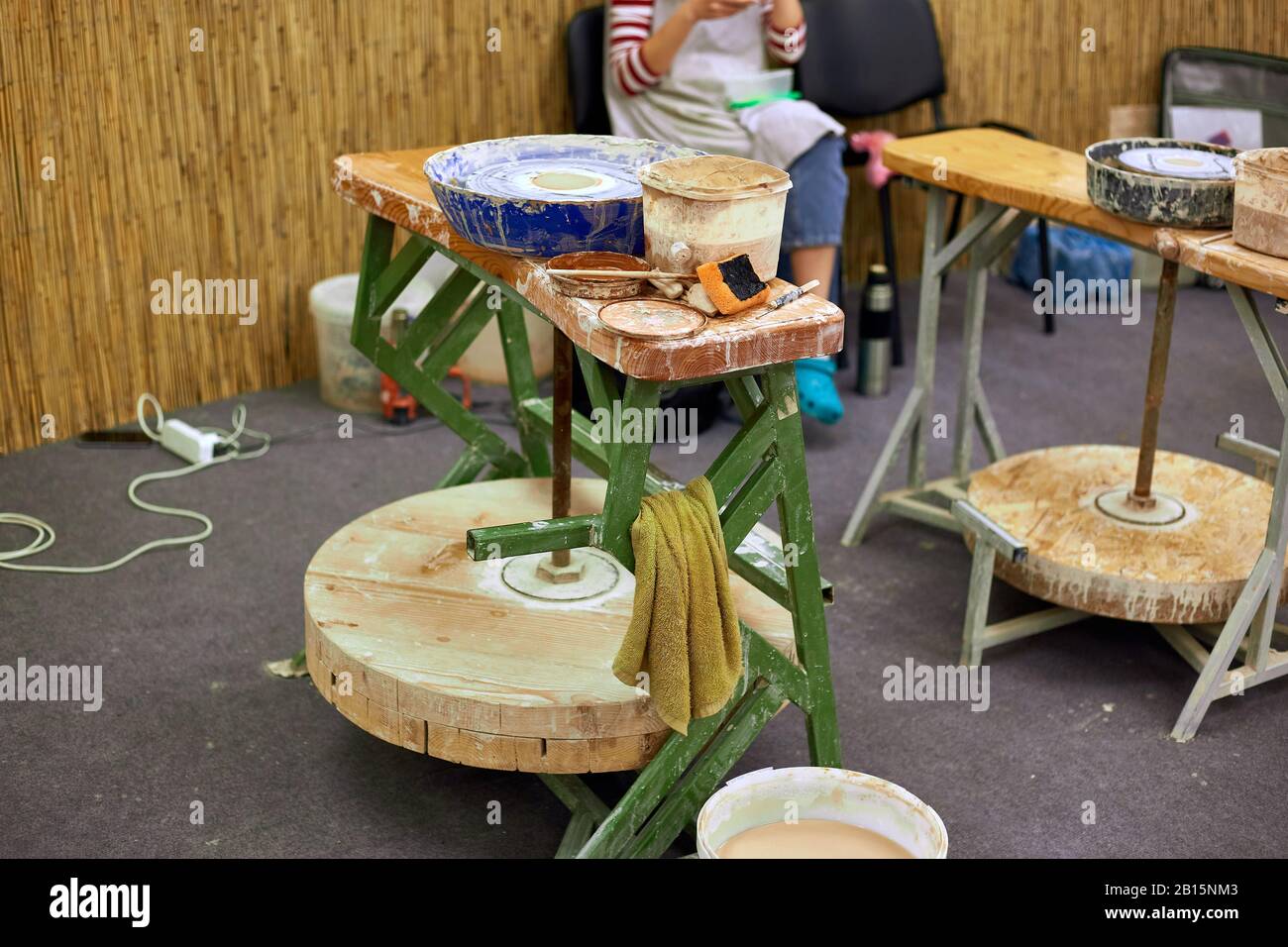 Potter's wheel and tools for making dishes and ceramics. Potter ...