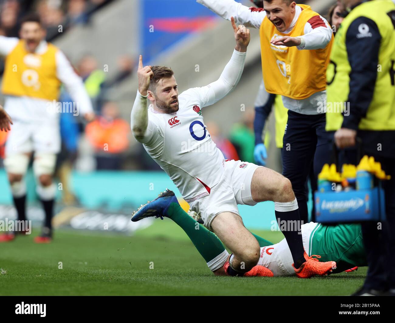 Englands elliot daly celebrates scoring hi-res stock photography and ...