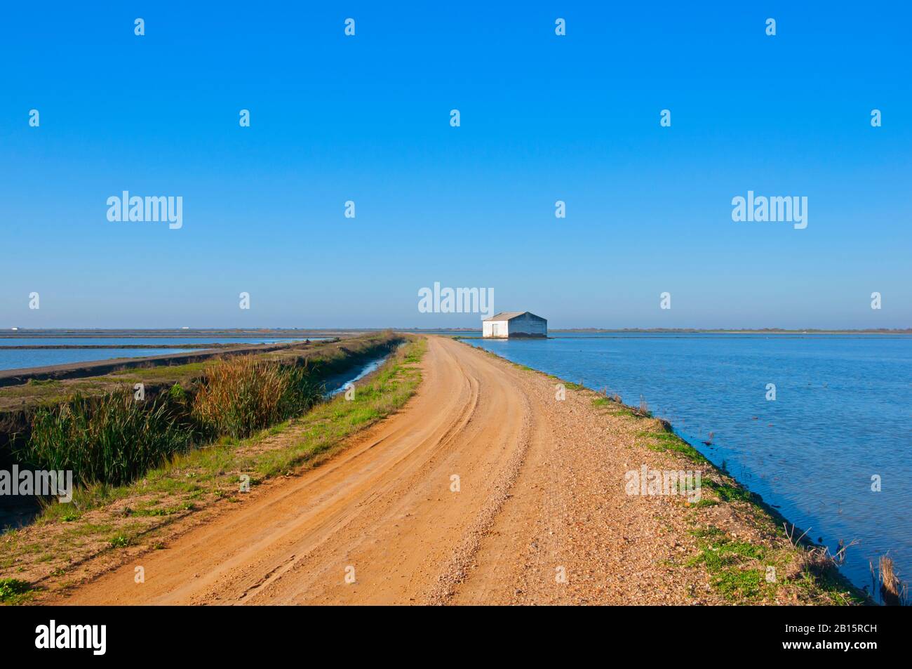 Sky brown water white building hi-res stock photography and images - Alamy