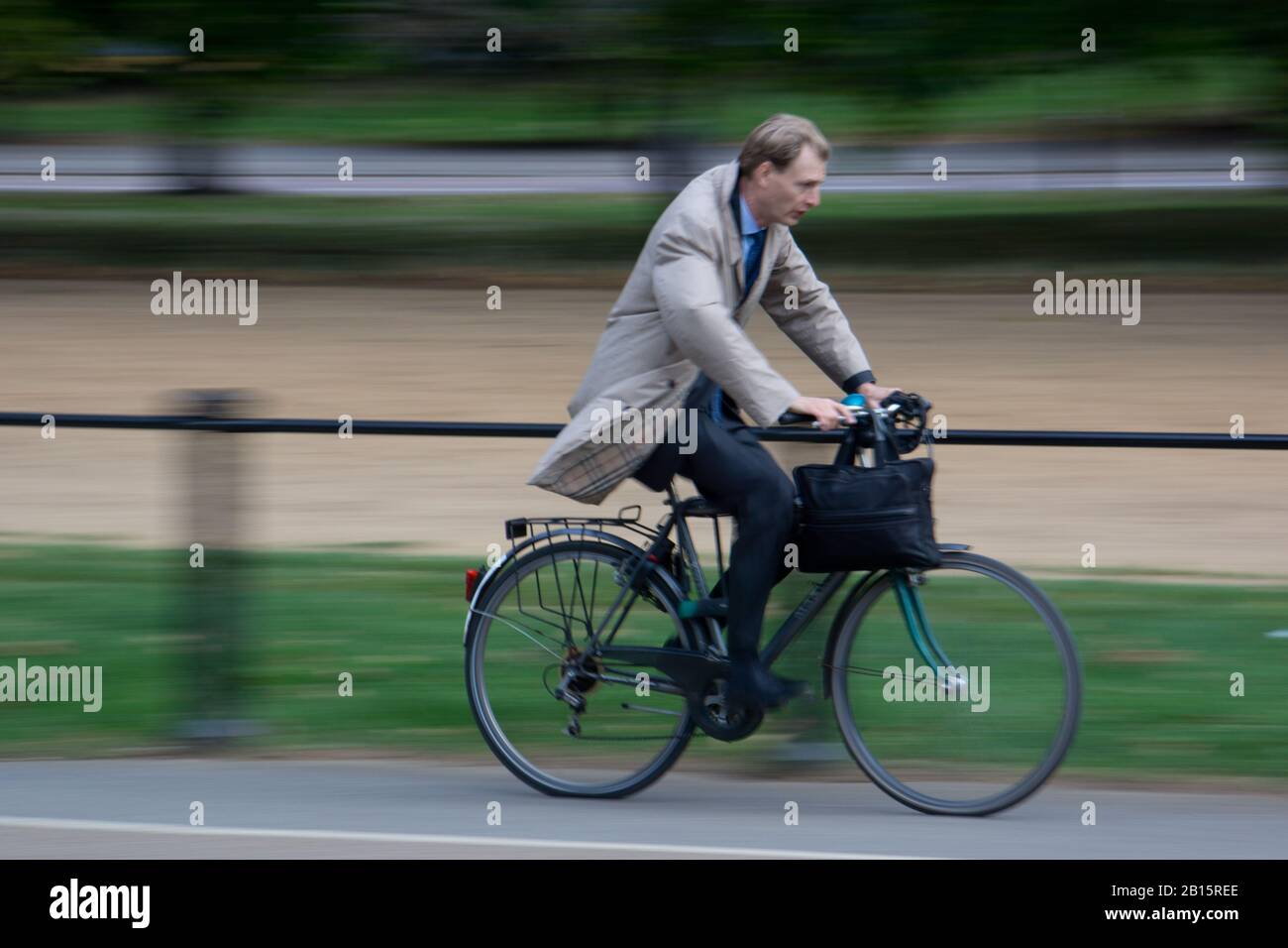 Traditional cycle hi-res stock photography and images - Alamy