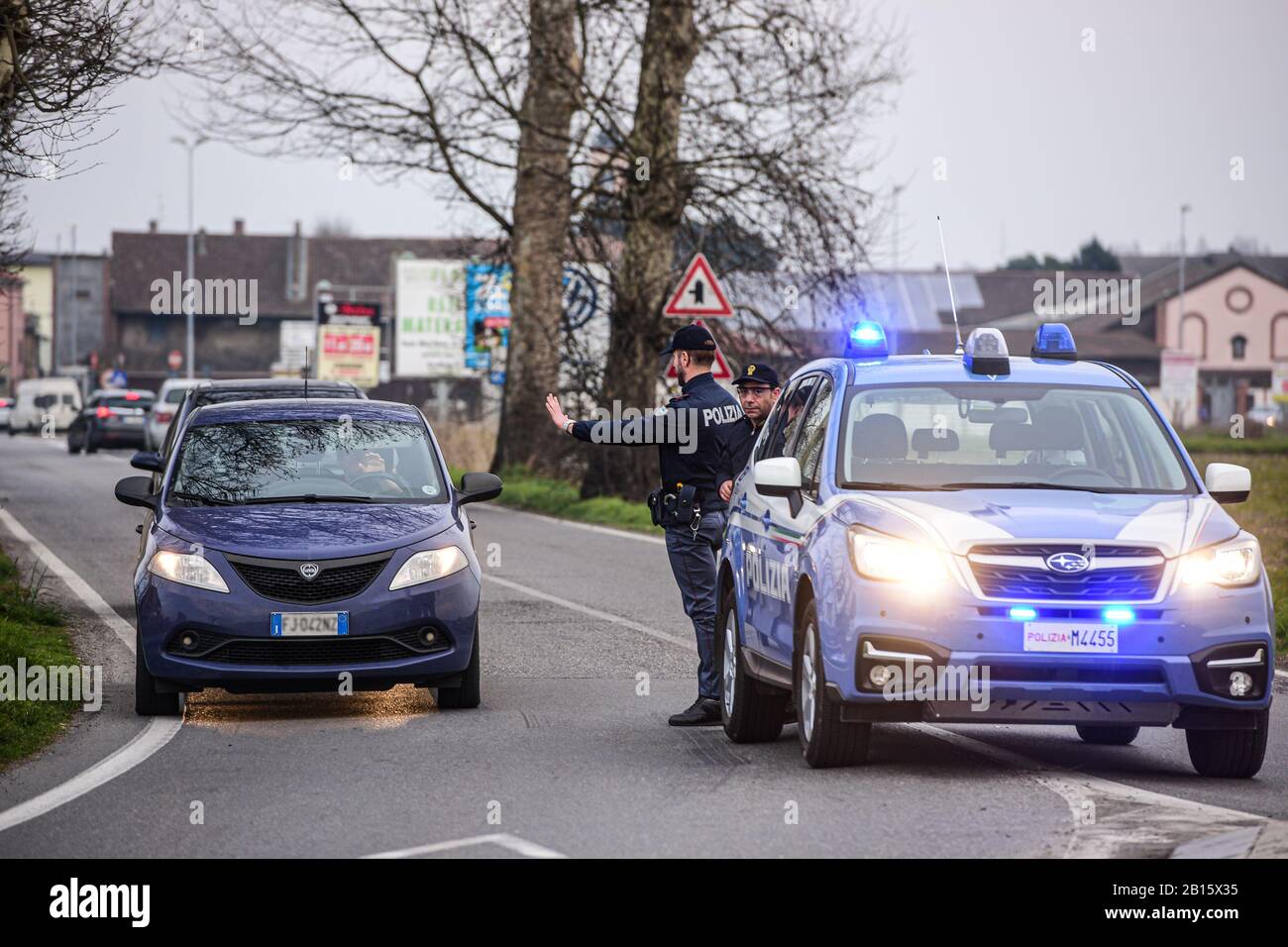 Casalpusterlengo, Italy. 23rd Feb, 2020. Italian State Police officers ...
