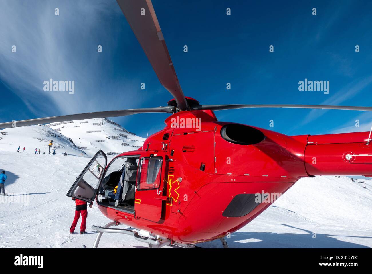 Mountain rescue team air ambulance hi-res stock photography and images ...