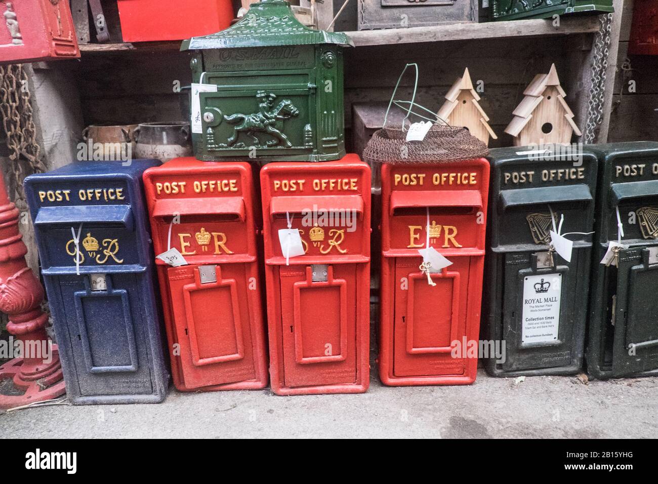 Architectural reclamation yard hi-res stock photography and images - Alamy