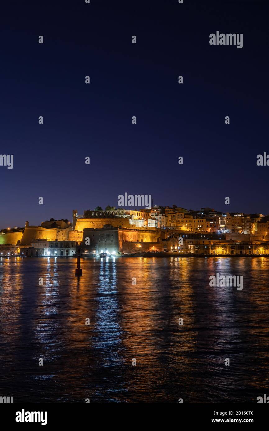 Malta skyline hi-res stock photography and images - Alamy