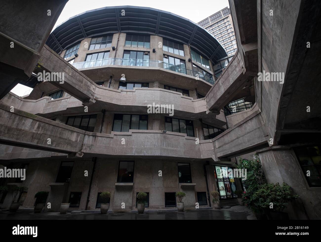 Shanghai architecture art deco hi-res stock photography and images - Alamy