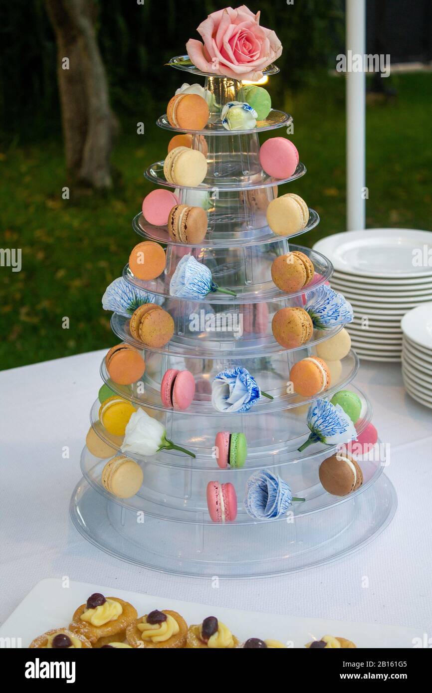 Magnificent pyramid of Italian-style macaroon Stock Photo - Alamy