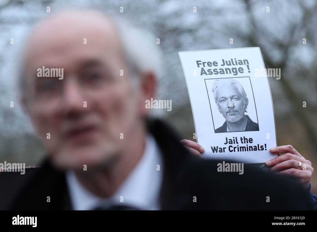 Visiting julian assange hmp belmarsh hi-res stock photography and ...