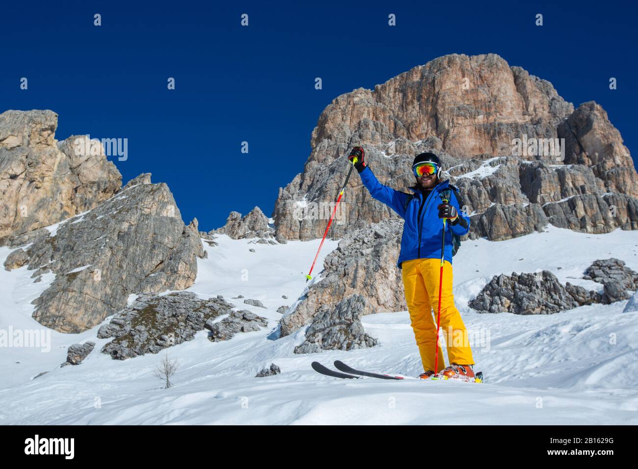 Skii slope hi-res stock photography and images - Alamy