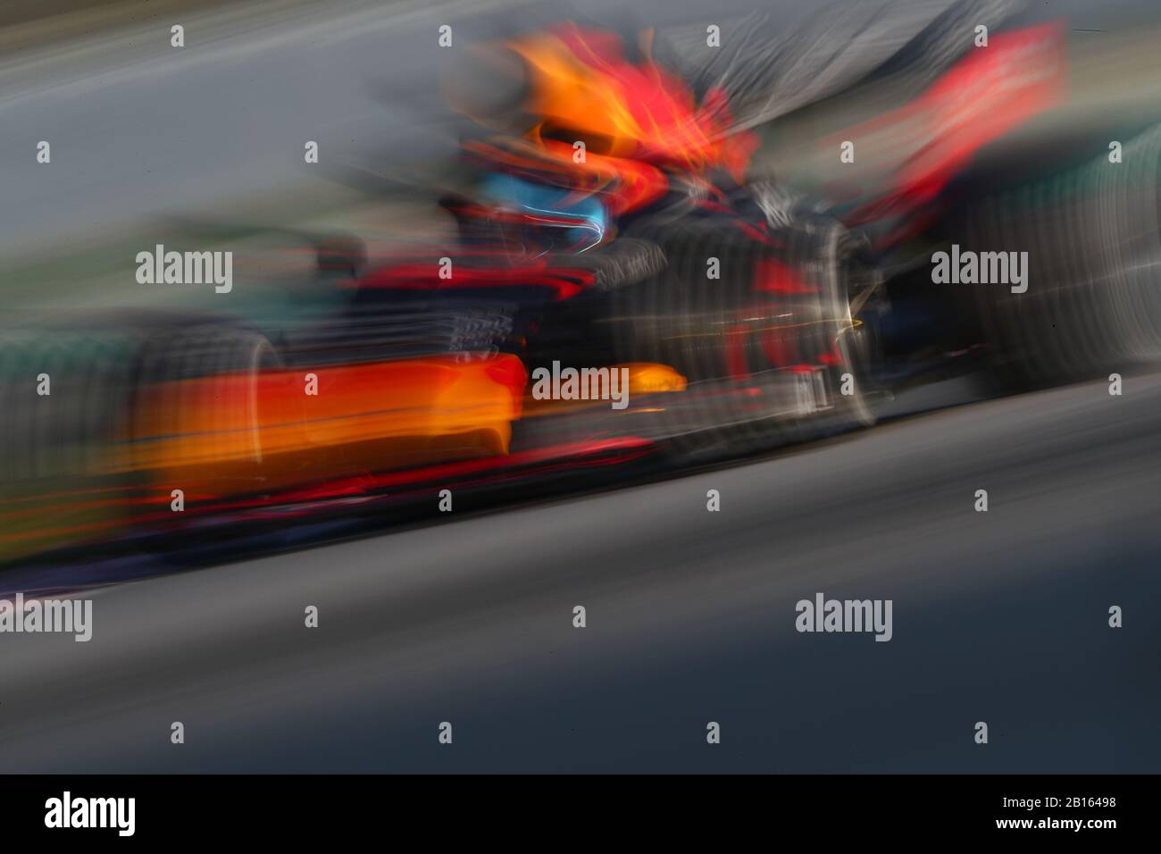 Red bull racing alexander albon hi-res stock photography and images - Alamy